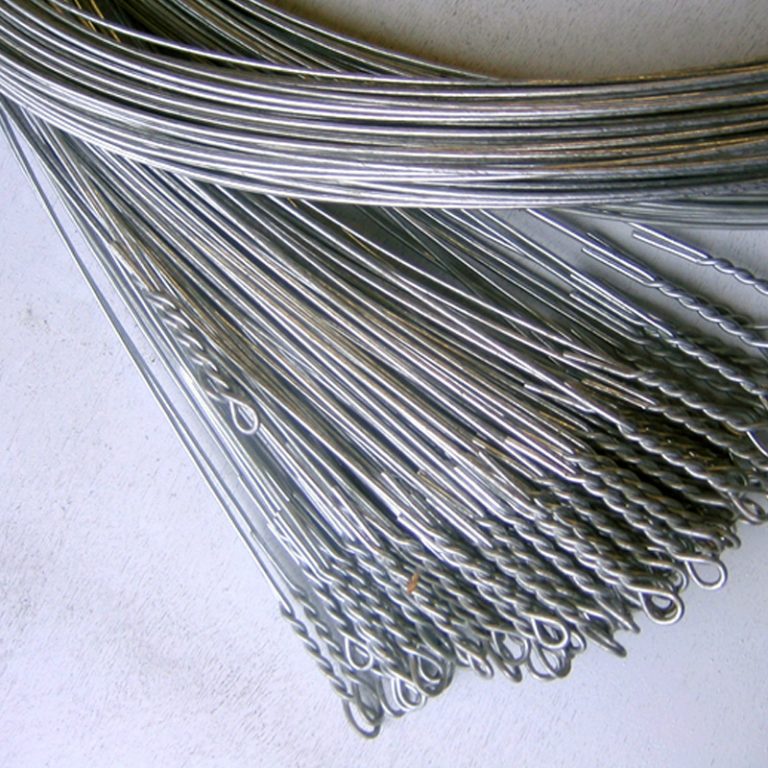3mm x 17' (5.18m) Pre-Cut & Looped Galvanised Baling Wire | Bag & Bale Ltd.